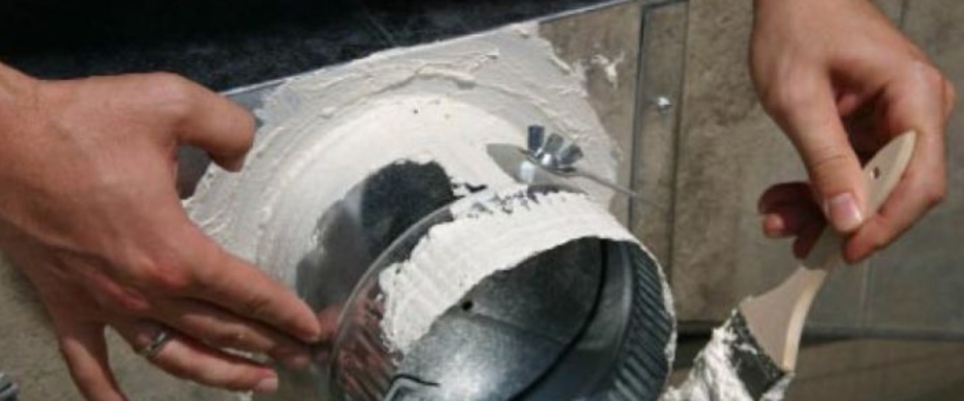 The Secret to a More Efficient HVAC System: Duct Sealing Putty